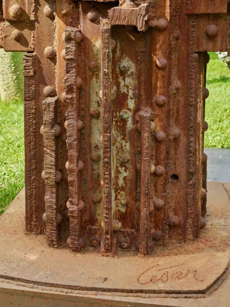 Monaco Sculptures présente la Plaque Eiffel